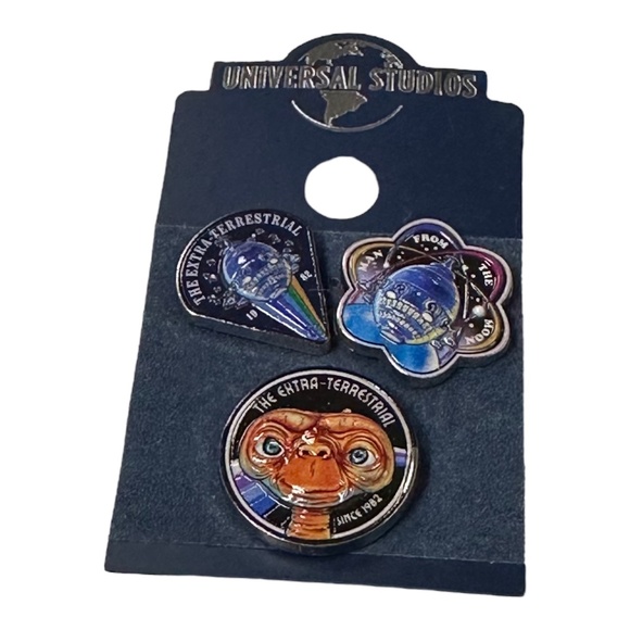 Universal | Other | Universal Studios Et 982 Pin Set | Poshmark